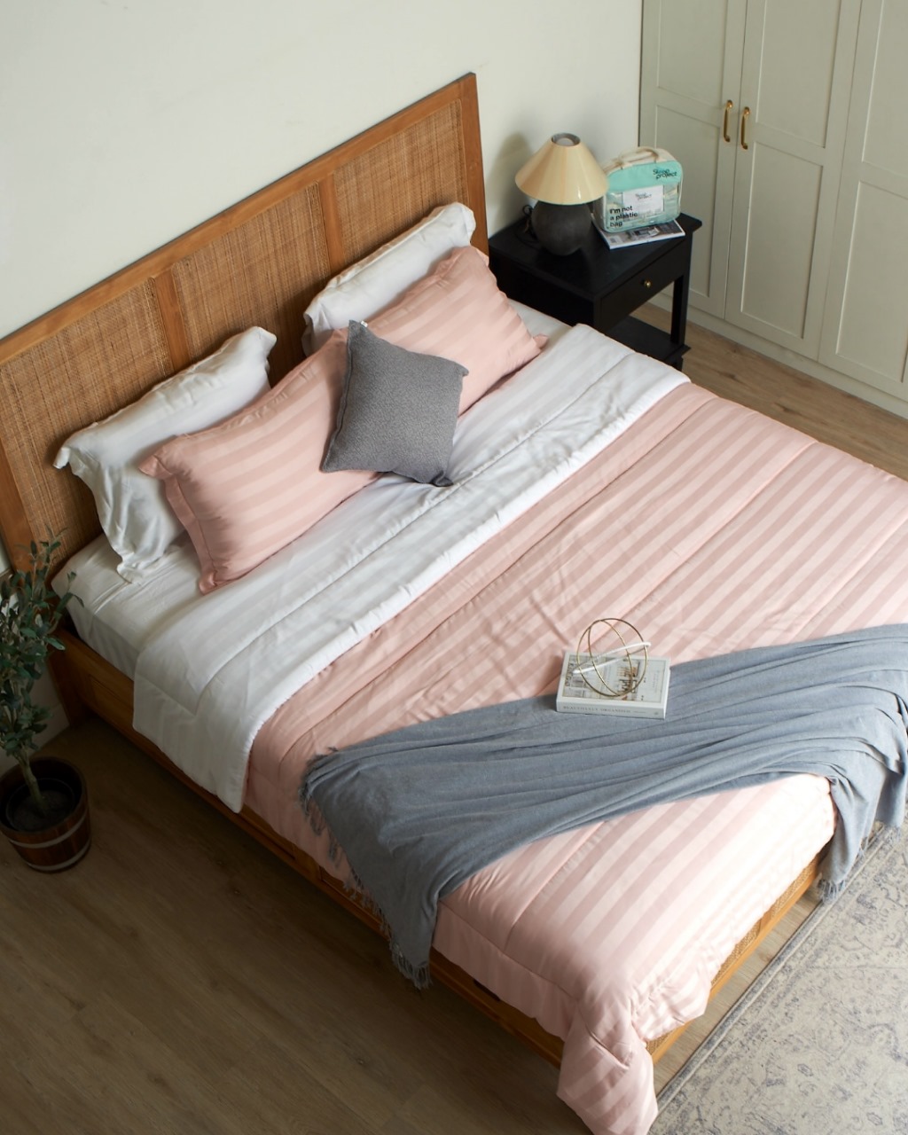 Stripes Light Pink & White - Premium Bedding Set (TENCEL™️ Lyocell ...